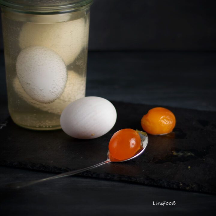 Homemade Salted Eggs (2 Brining Methods)